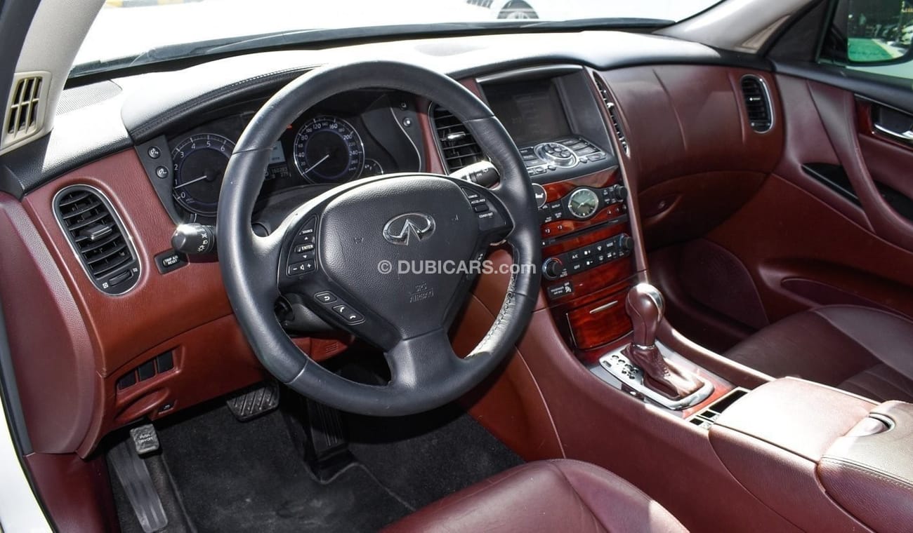 Used Infiniti QX50 2015 for sale in Ajman - 708988