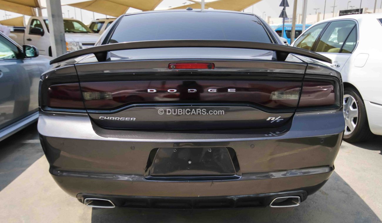 Used Dodge Charger HEMI R/T 2014 for sale in Sharjah - 122207