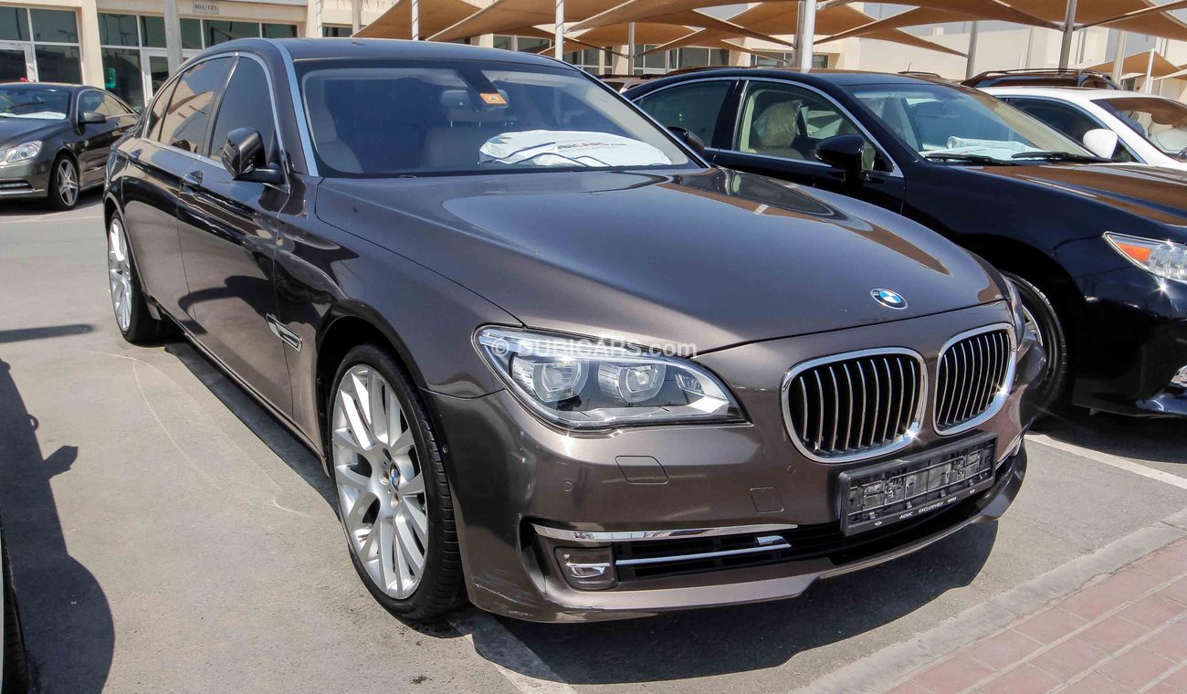 Used BMW 750Li Li 2013 for sale in Sharjah - 123894