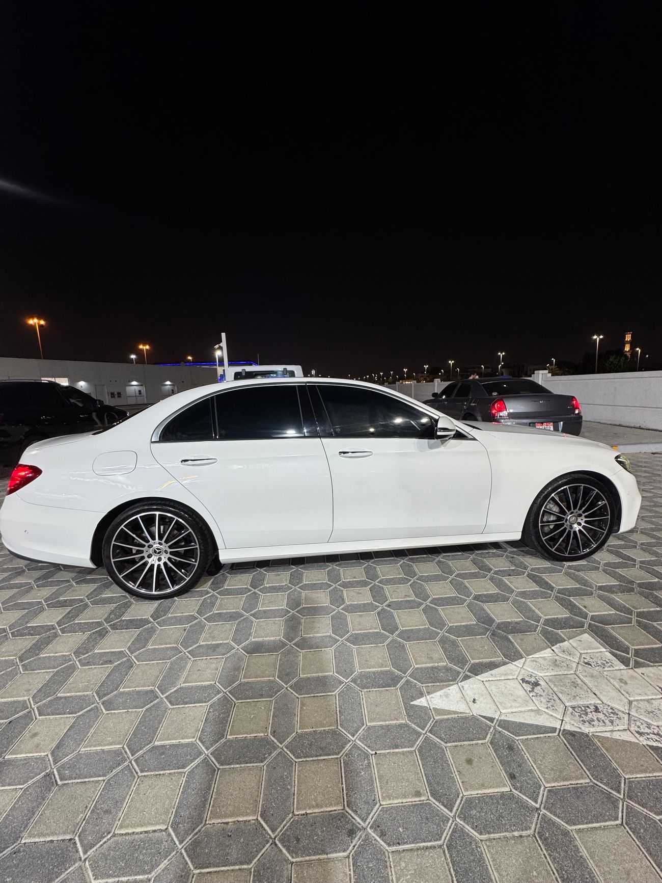 مستعملة مرسيدس بنز E300 4Matic 2017 للبيع في أبوظبي - 798800