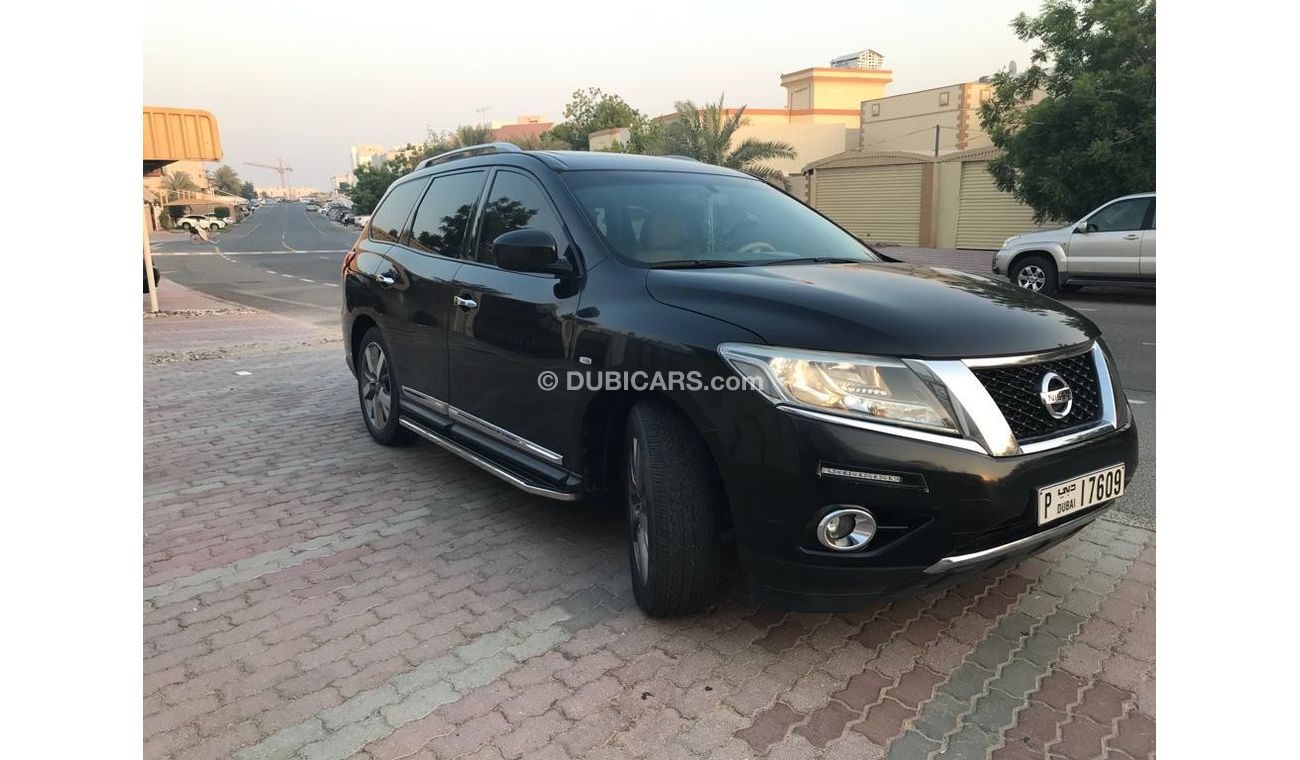 Used Nissan Pathfinder 2015 for sale in Dubai - 242277