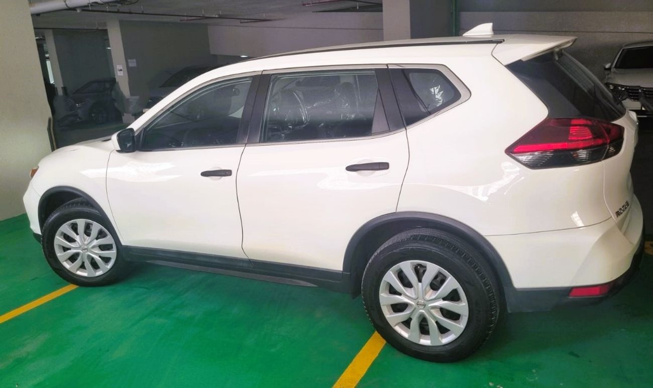 Used Nissan Rogue Base 2020 for sale in Dubai - 719758