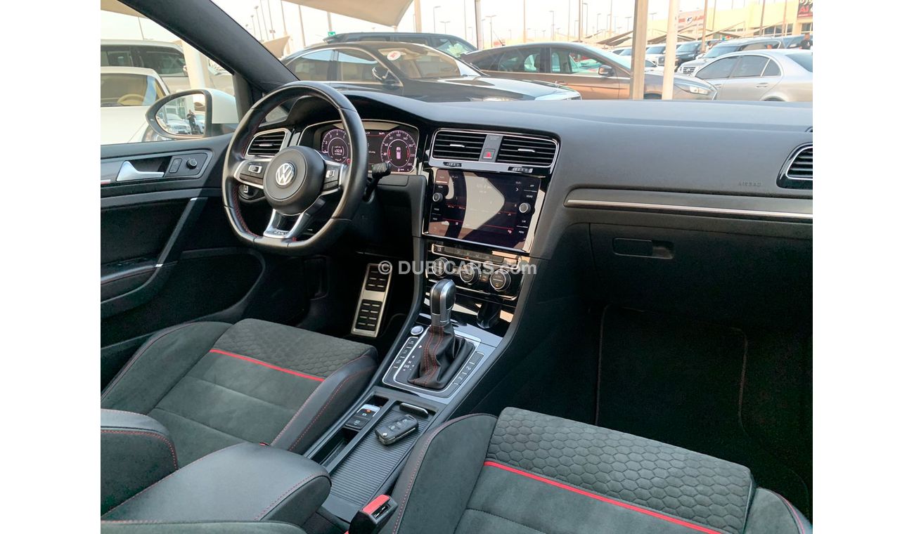Used Volkswagen Golf GTi_2018_GCC_Excellent_Condithion _Full opshin ...