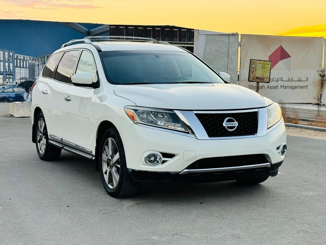 Used Nissan Pathfinder Platinum 3.5L 2015 for sale in Sharjah - 790635