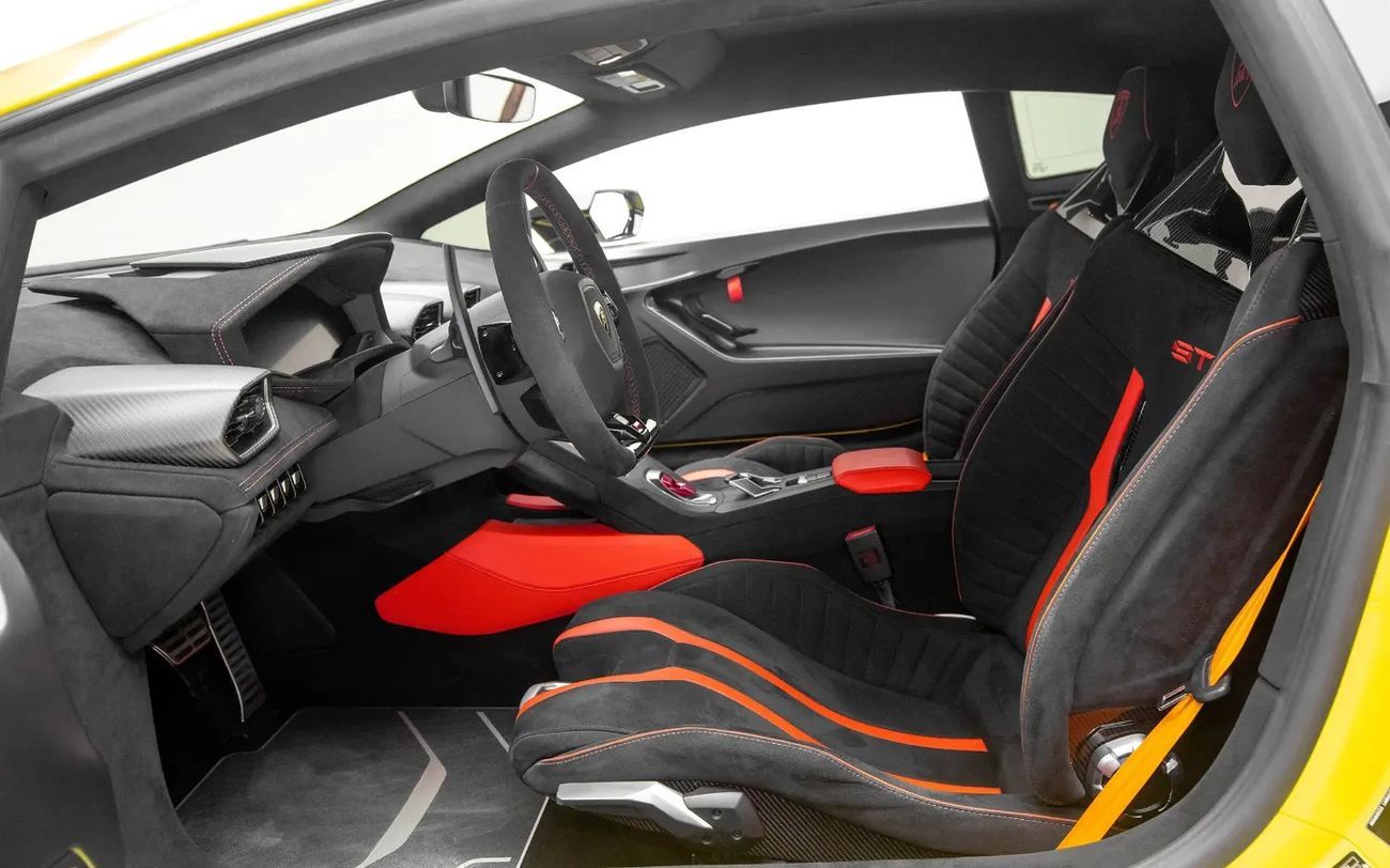 Used Lamborghini Huracan STO - GCC Spec 2022 for sale in Dubai - 860912