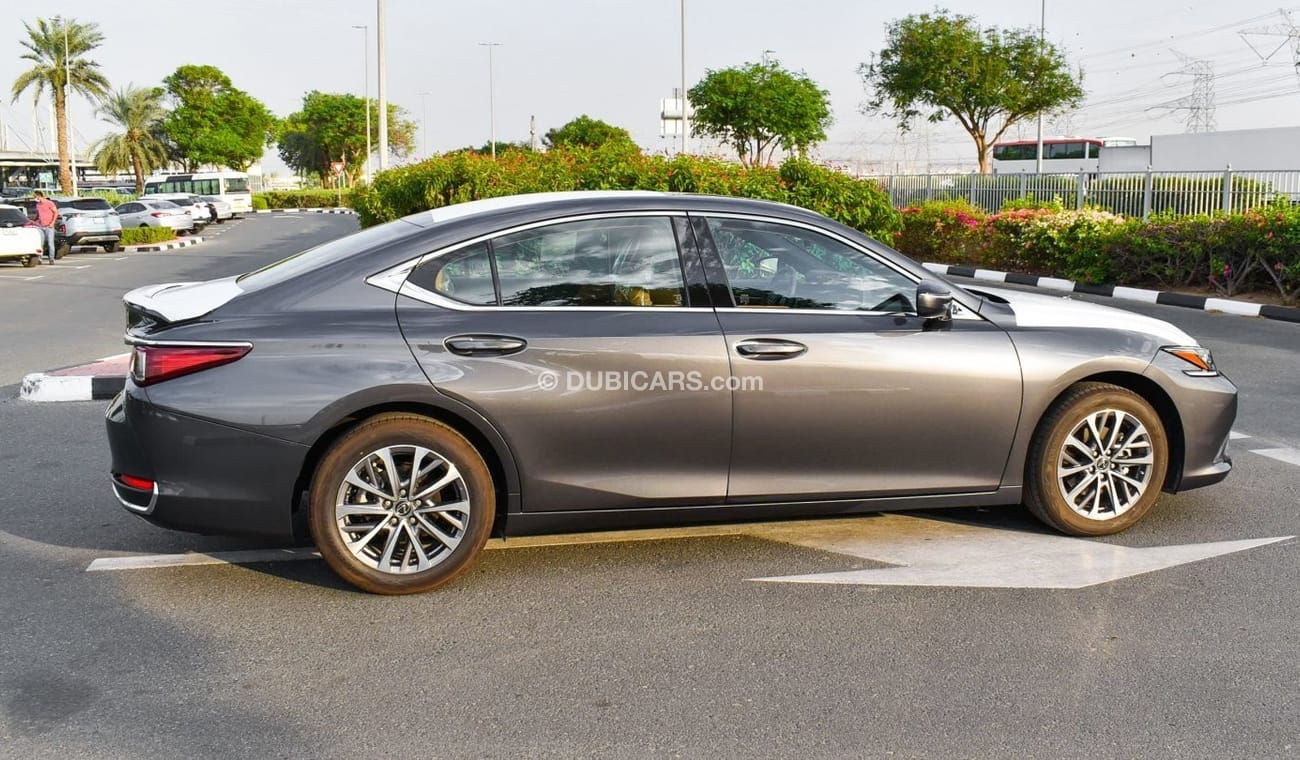 New Lexus ES 300 Hybrid 2.5 L 2023 for sale in Dubai - 674940