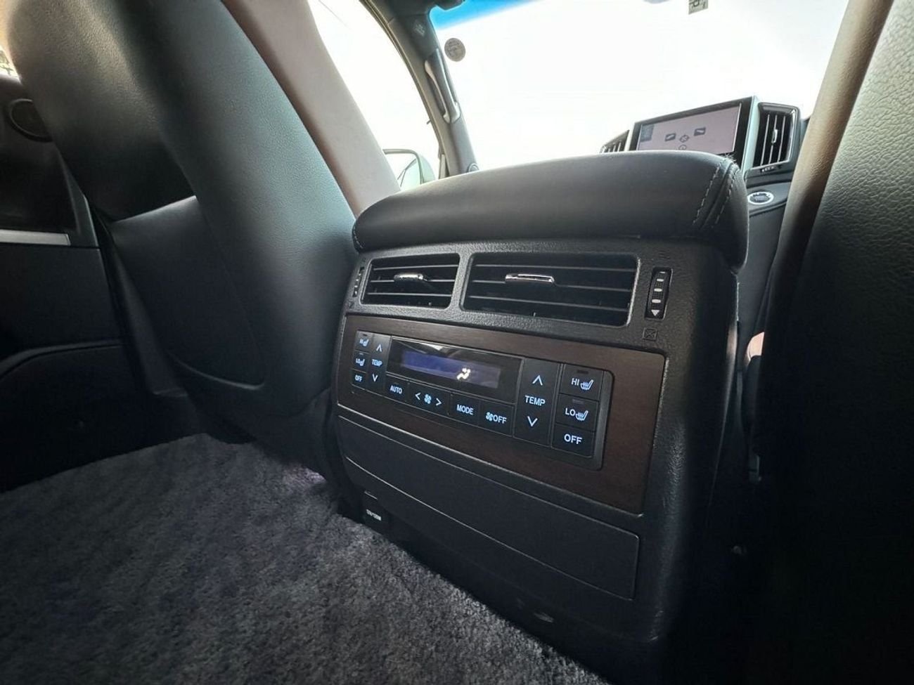 Used TOYOTA LAND CRUISER LC200 2017 ZX RHD PETROL 2017 for sale in ...