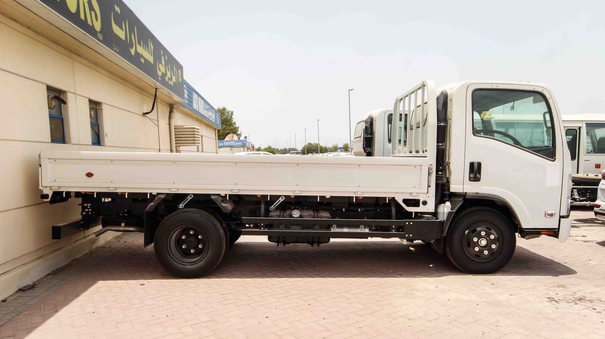 Isuzu Reward Np for sale: AED 74,000. White, 2016