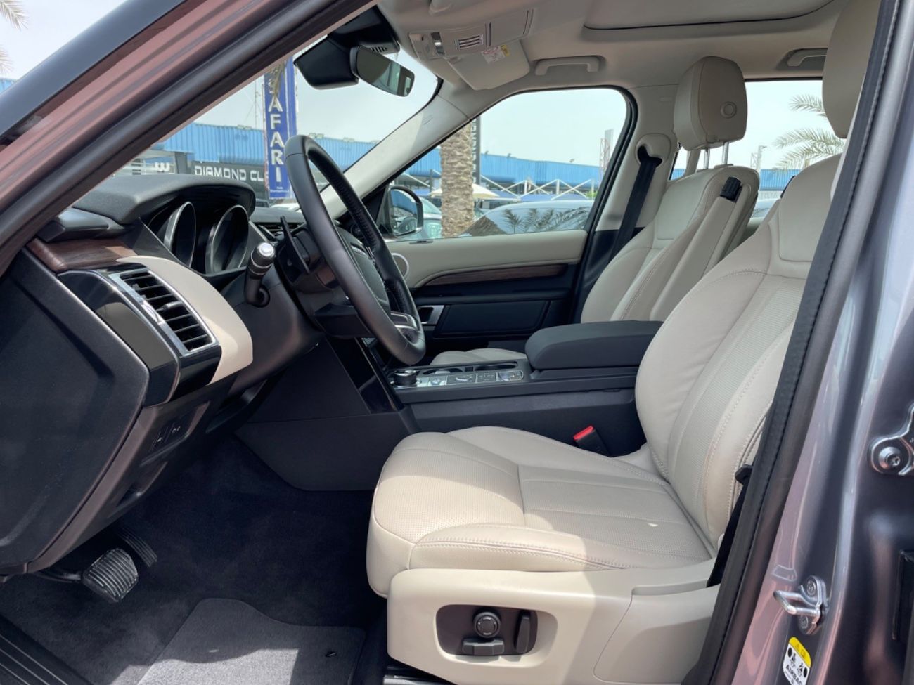 Used Land Rover Discovery R-Dynamic HSE Gcc 2020 for sale in Dubai - 543982