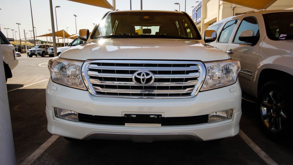 Used Toyota Land Cruiser GXR 2011 for sale in Dubai - 74396