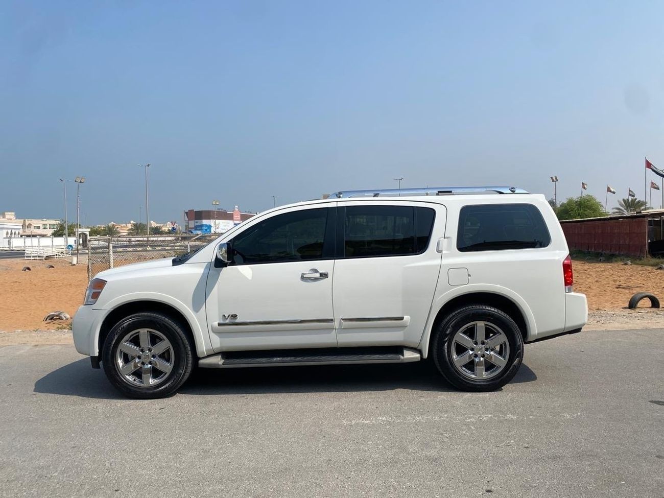 Used Nissan Armada 2011 for sale in Dubai - 784184