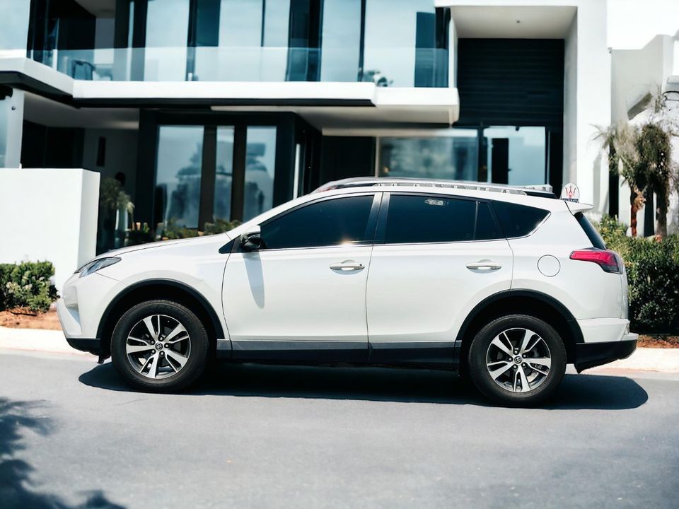 Used Toyota RAV4 AED 1,120 PM | TOYOTA RAV-4 | 2.5L | VX | 2017 | GCC ...