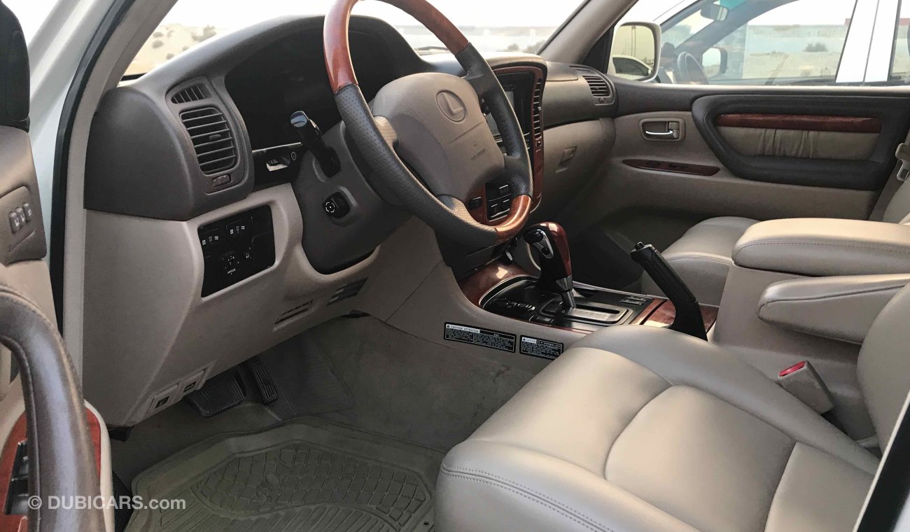 Used Lexus LX 470 2000 for sale in Sharjah - 244091