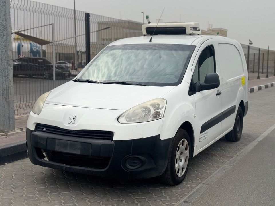 Used Peugeot Partner Chiller 2015 for sale in Dubai - 829266