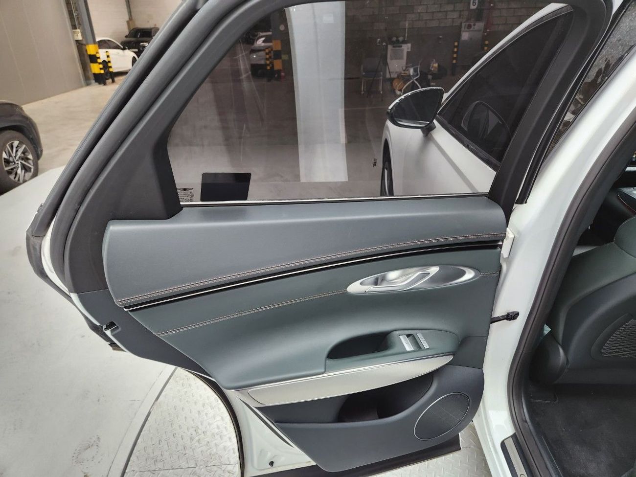 Used 2021 GENESIS GV70 2.5T 4WD 2021 for sale in Dubai - 870686