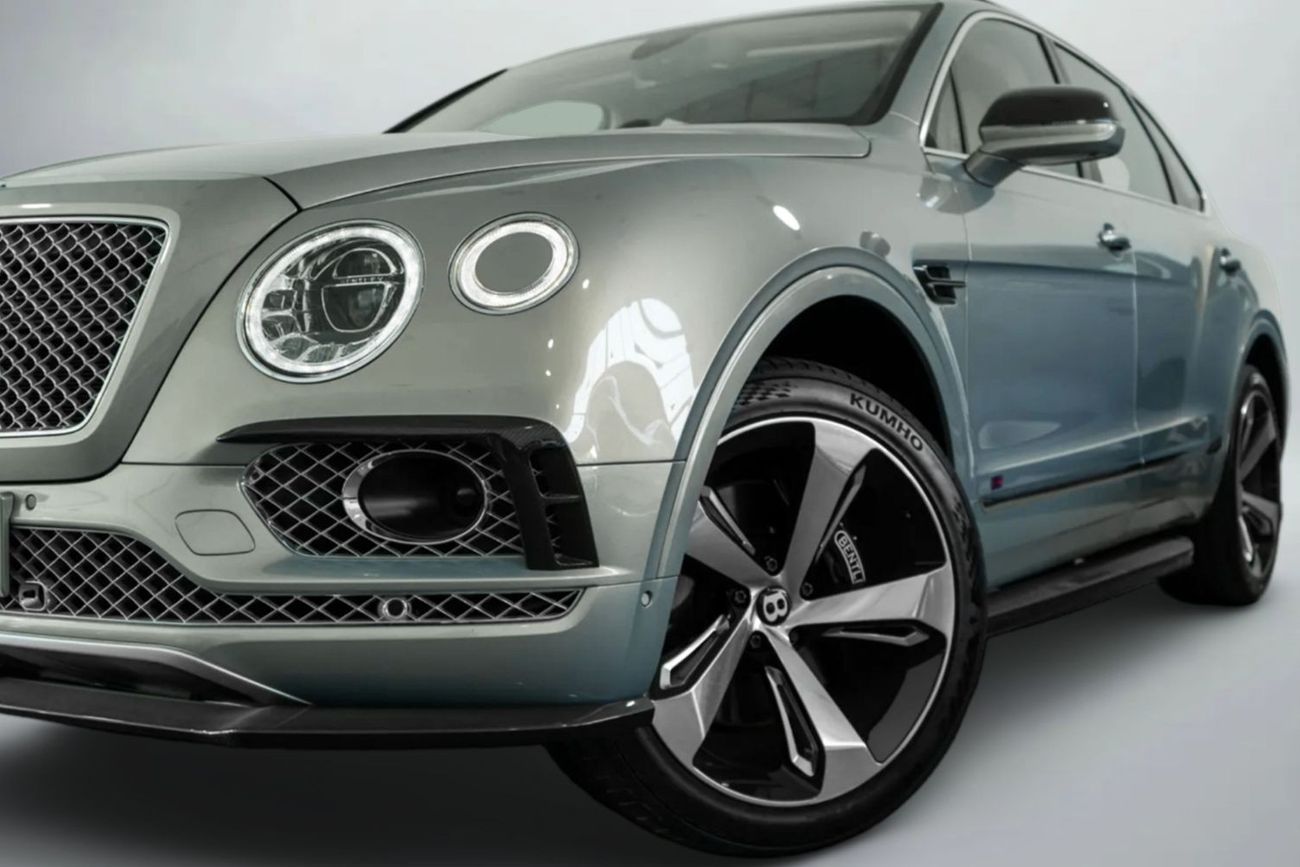 مستعملة بنتلي بينتايجا 6.0L W12 2017 للبيع في دبي - 801120