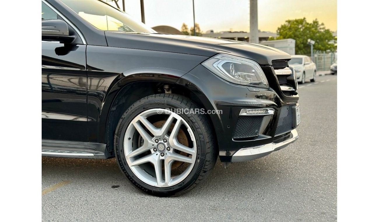 Used Mercedes-Benz GL 500 Std 2015 for sale in Dubai - 645846