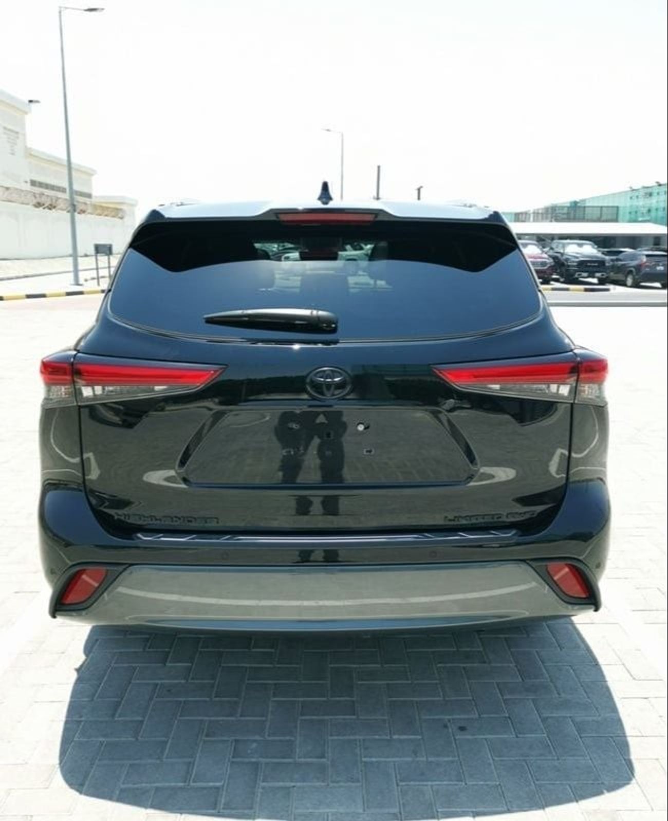 Used Toyota Highlander Limited - 2021 - Black 2021 for sale in Sharjah ...