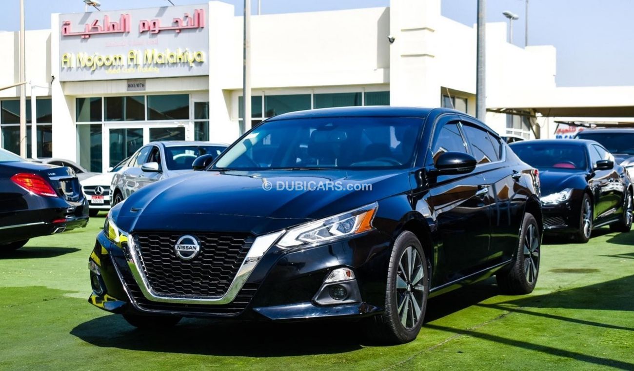 Used Nissan Altima SV 2020 for sale in Sharjah - 585389