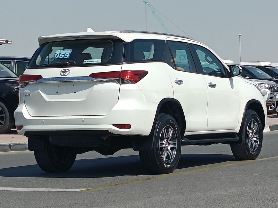 Used Toyota Fortuner EXR, 2.7L Petrol, Exclusive Price and Clean ...
