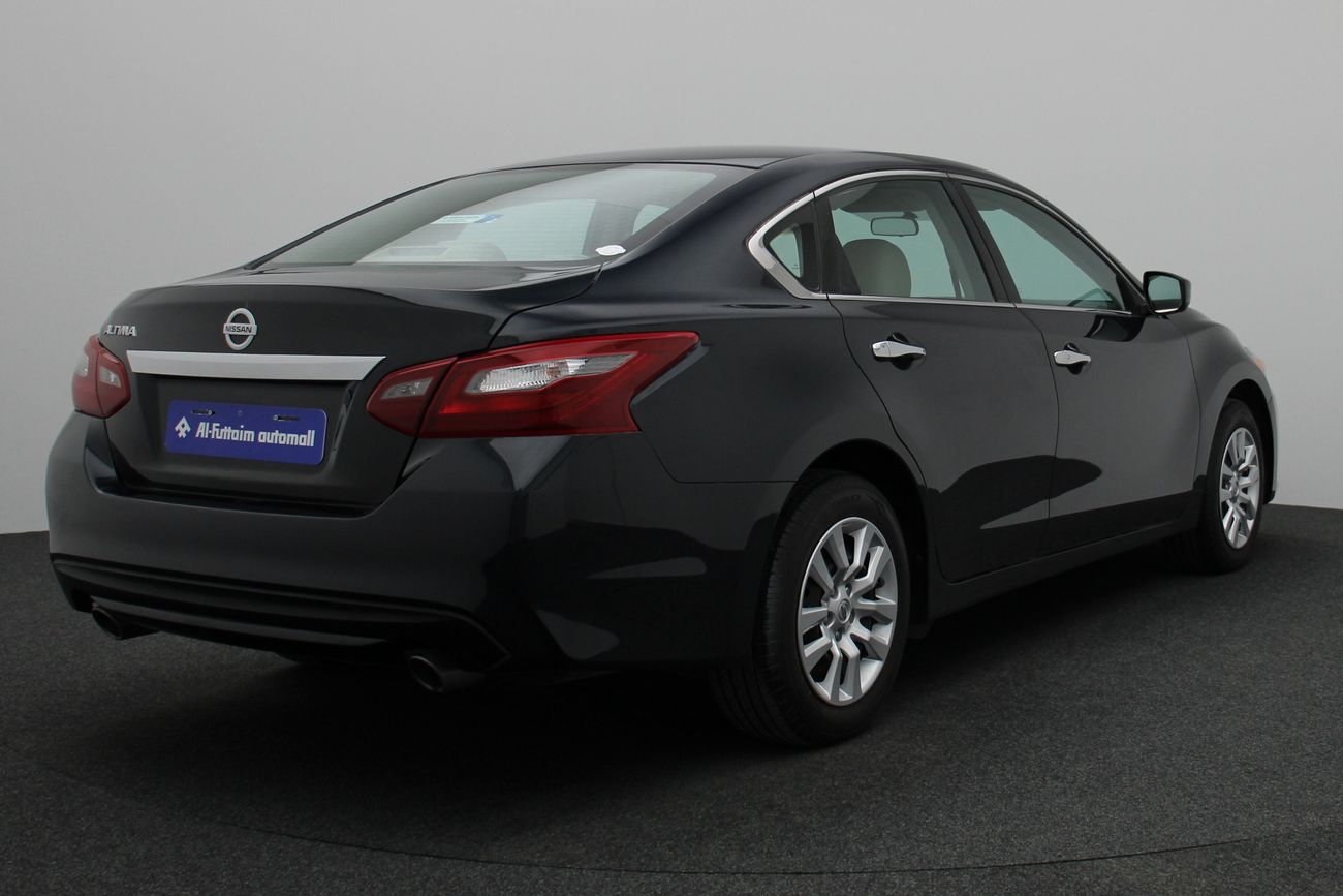 Used Nissan Altima S 2.5 2018 for sale in Dubai - 604573