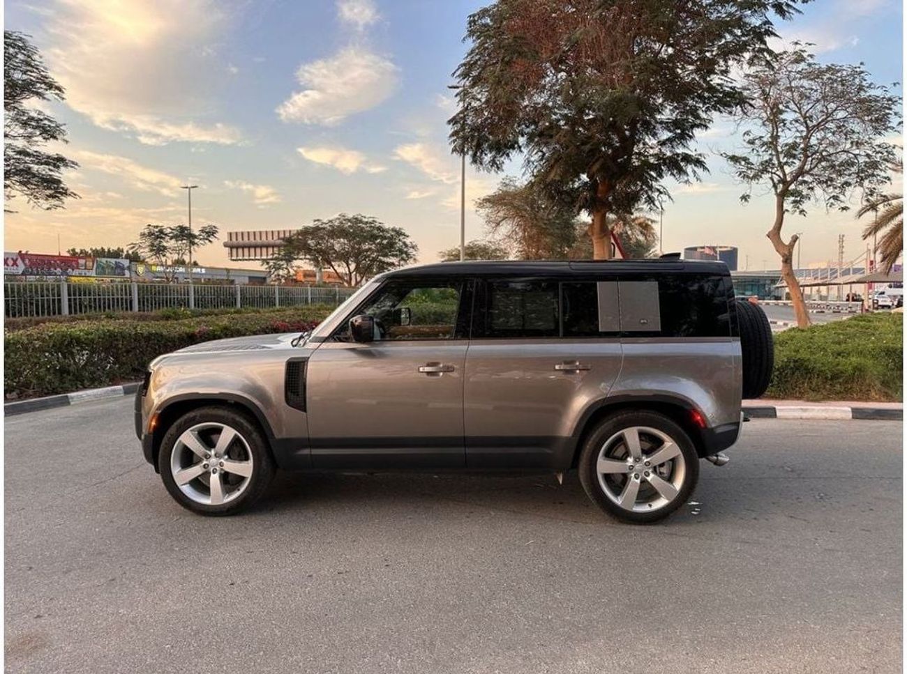 Used Land Rover Defender P500 SE 110 GASOLINE 5 DOOR 5SEATS 2024 for ...