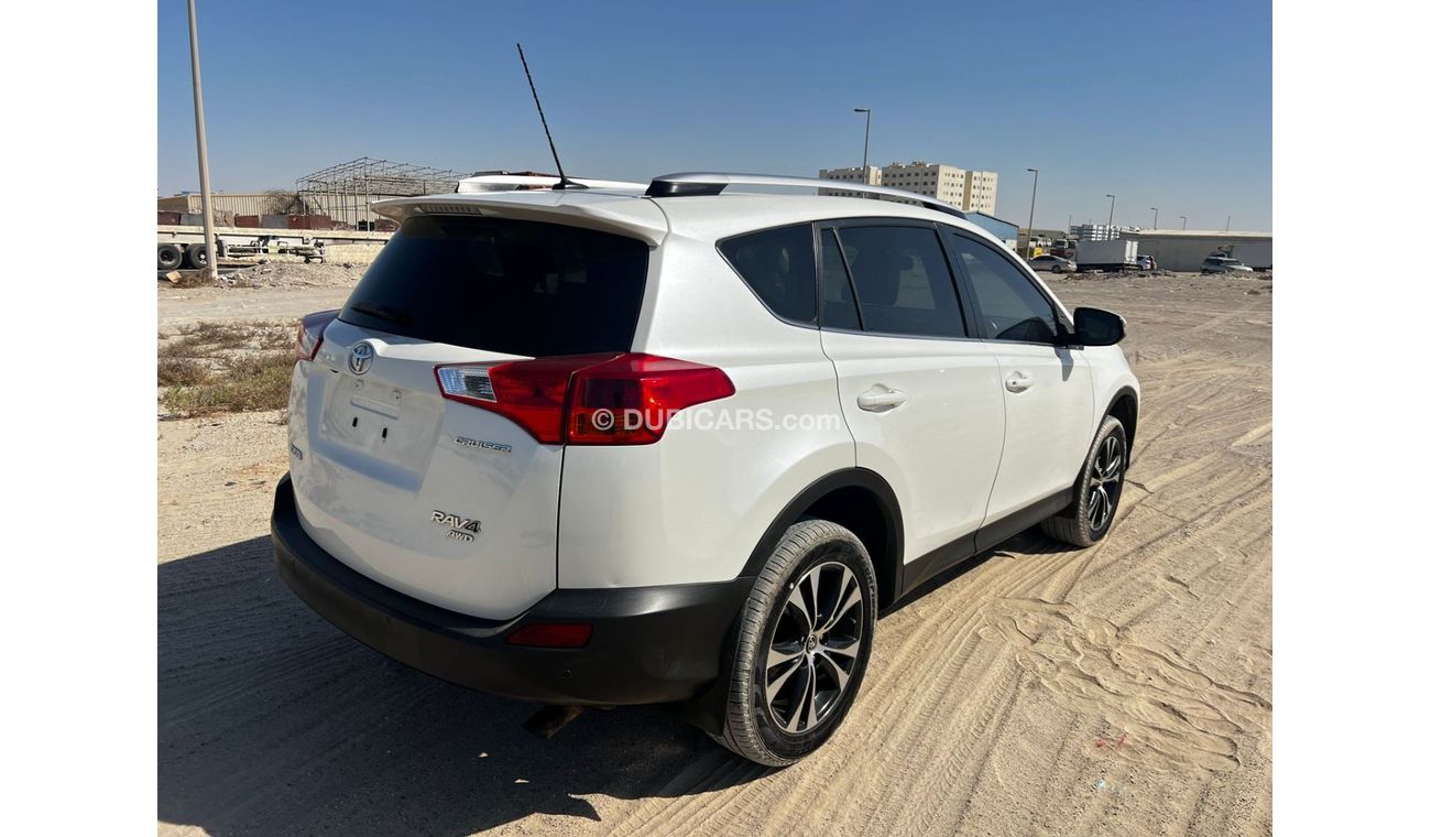 Used Toyota RAV4 2015 for sale in Dubai - 805027