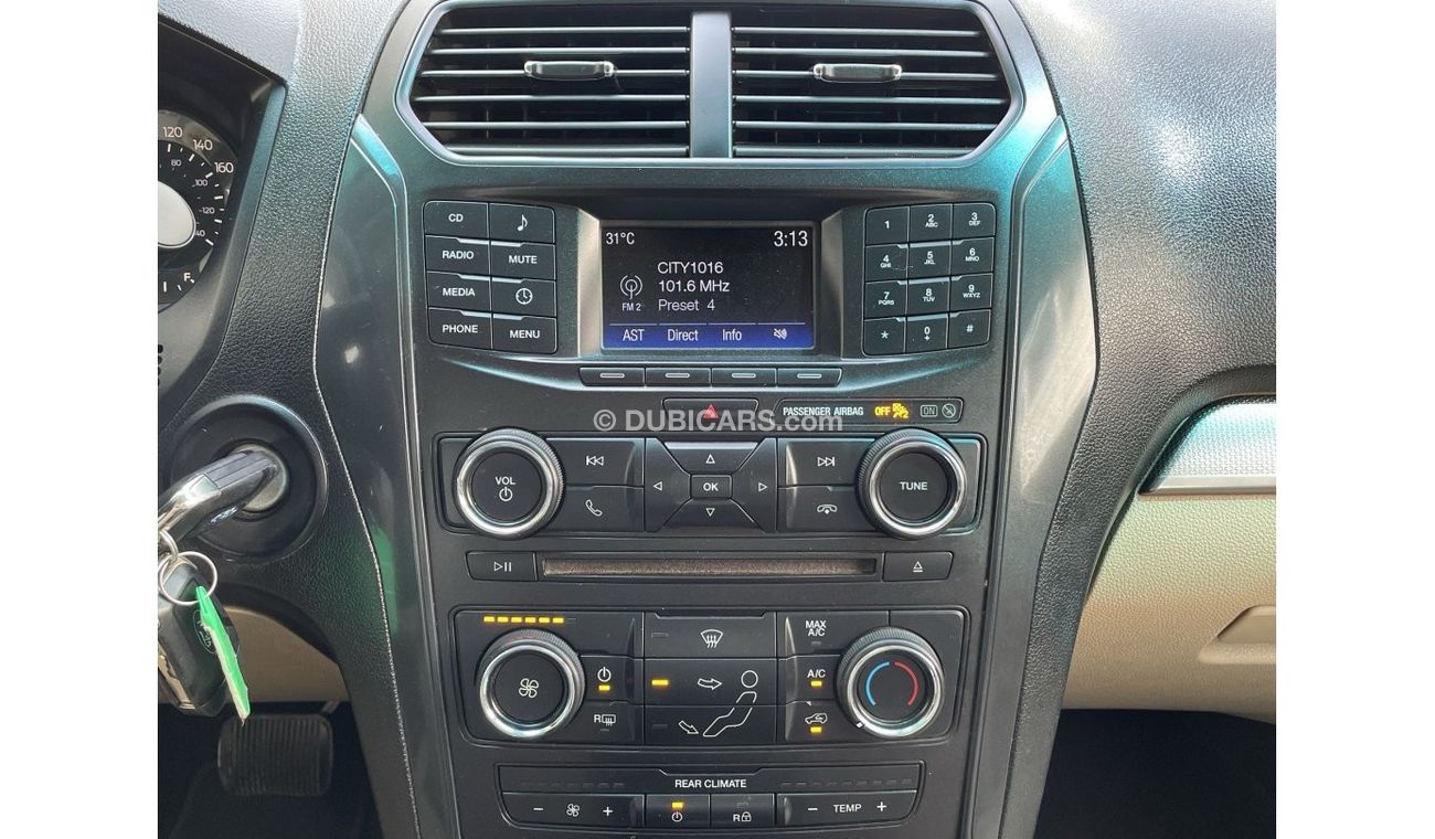 Used Ford Explorer 3500 2017 for sale in Dubai - 444221