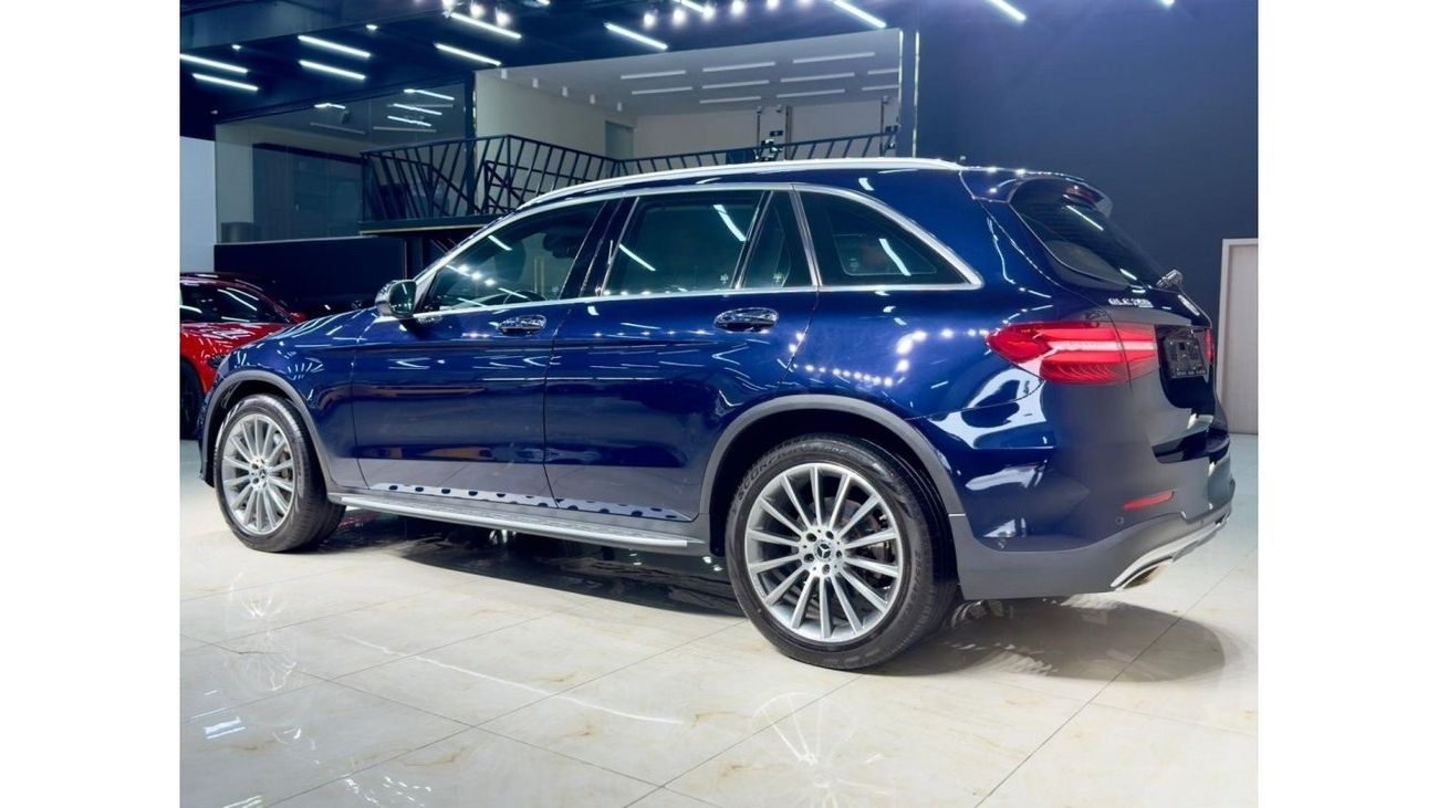 Used Mercedes-Benz GLC 250 4MATIC 2019 for sale in Dubai - 764738