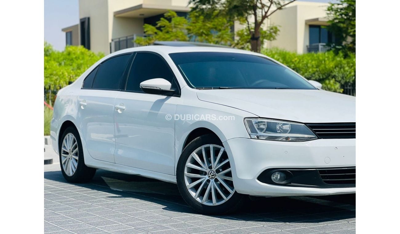 Used Volkswagen Jetta || Sunroof || GCC || Well Maintained 2015 for ...
