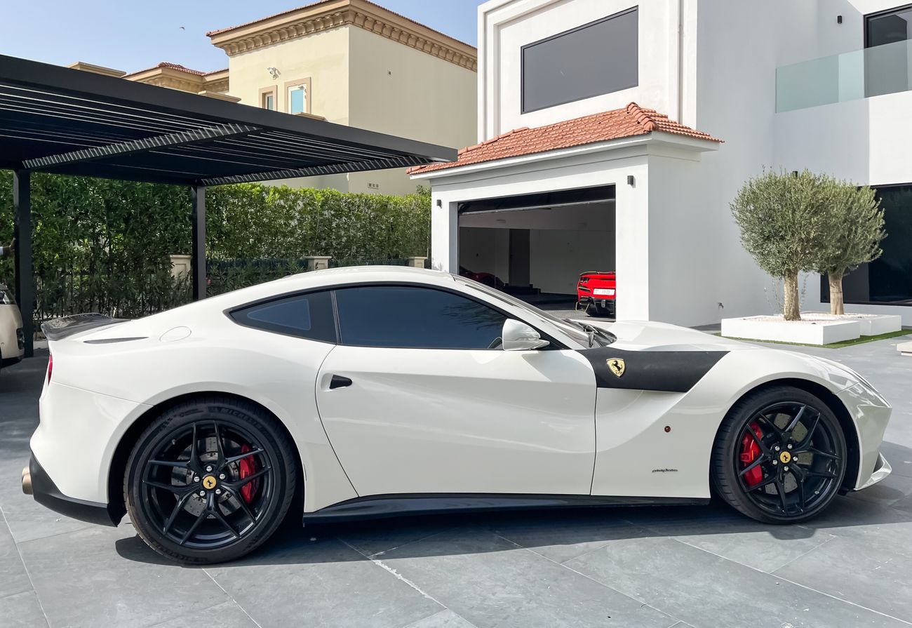 Used Ferrari F12 Berlinetta 2015 for sale in Dubai - 736679
