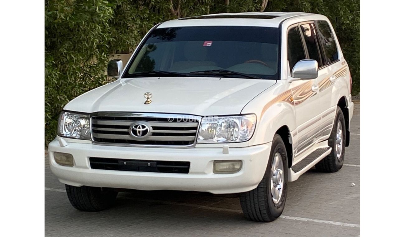 Used Toyota Land Cruiser 2006 for sale in Sharjah - 561638