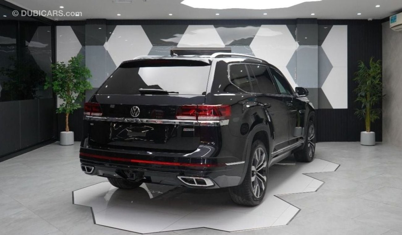 Used Volkswagen Atlas R-LINE 2021 for sale in Sharjah - 597570