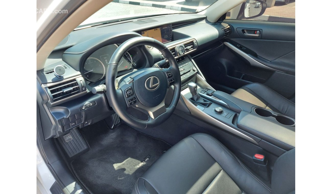 Used Lexus IS300 GCC 4 CYLINDER 2018 for sale in Dubai - 416714