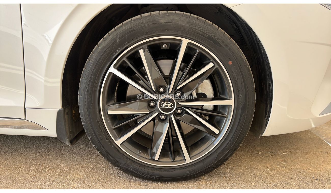 Used Hyundai Azera 3500 2021 for sale in Dubai - 566957