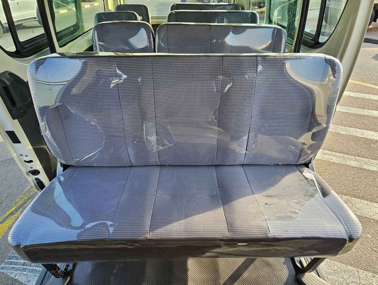 Used Toyota Hiace PASSENGER SEAT / STANDARD ROOF / PETROL / GCC ...
