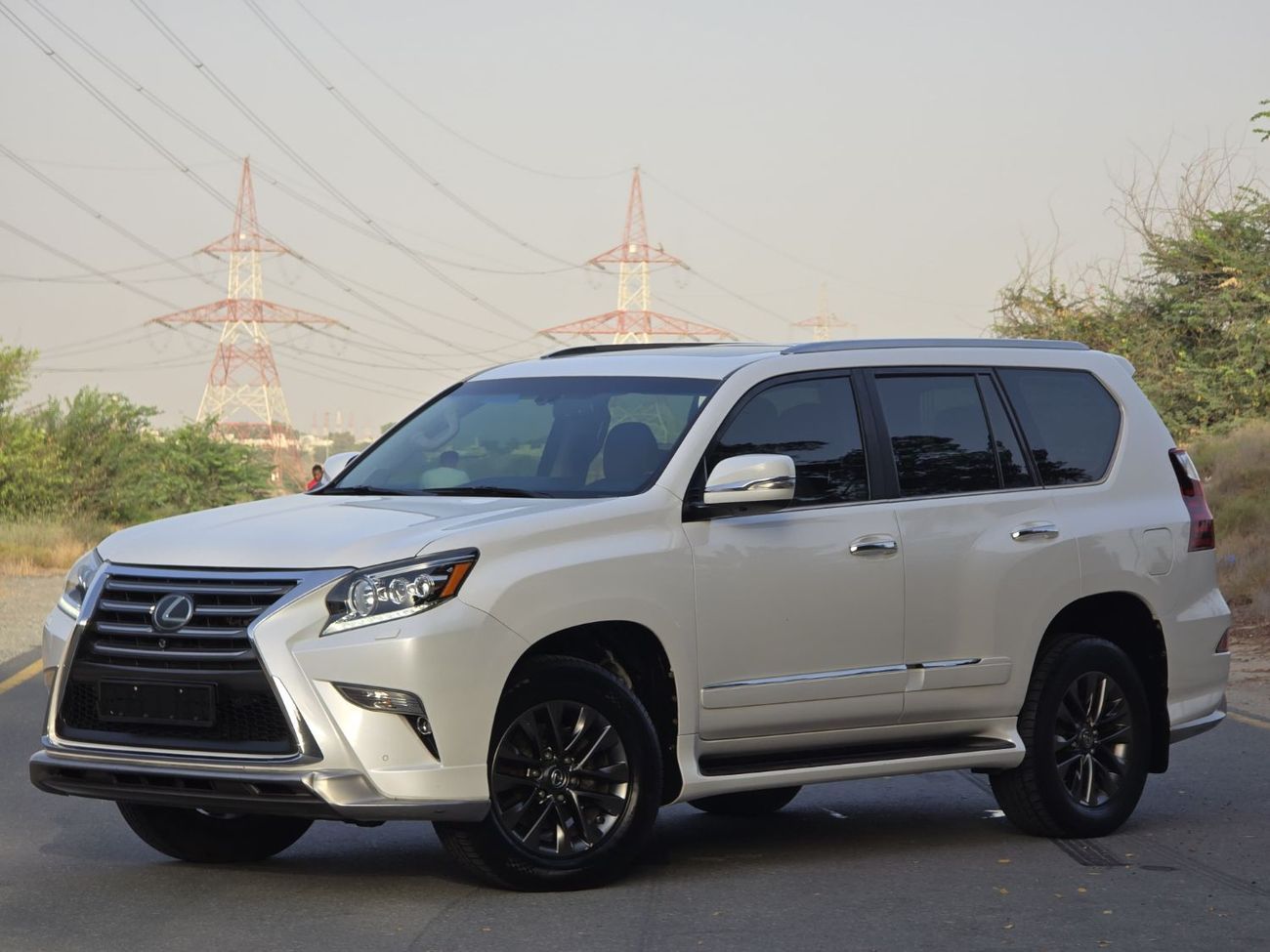 Used Lexus GX460 Platinum 4.6L LEXUS GX-460 GCC 2017 ORGINAL PAINT // V8 // FULL OPITION ...