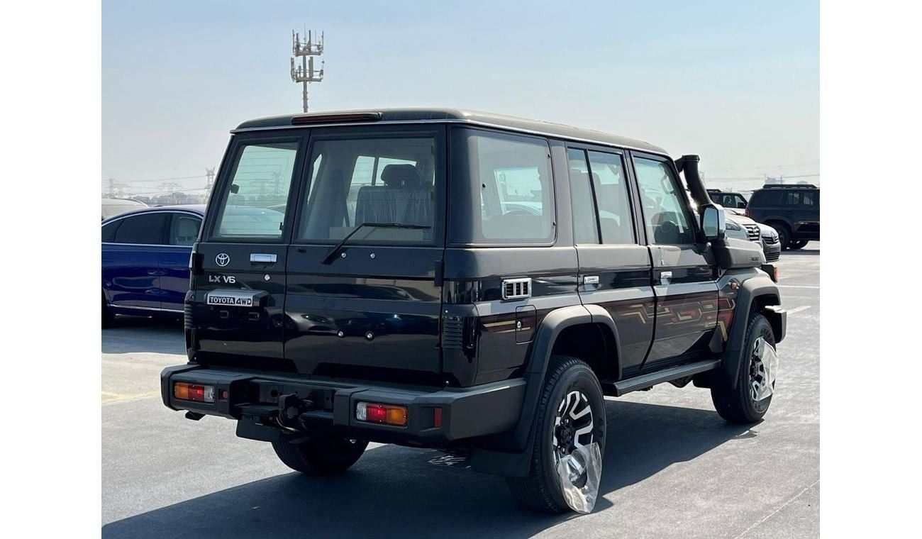 جديدة تويوتا لاند كروزر 70 LC76 HARDTOP AT 2024 للبيع في دبي - 810686