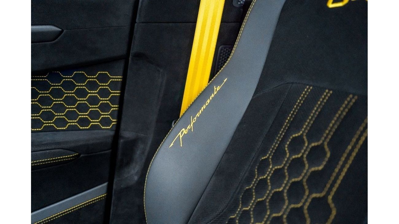 Used Lamborghini Urus 2023 for sale in Dubai - 750938