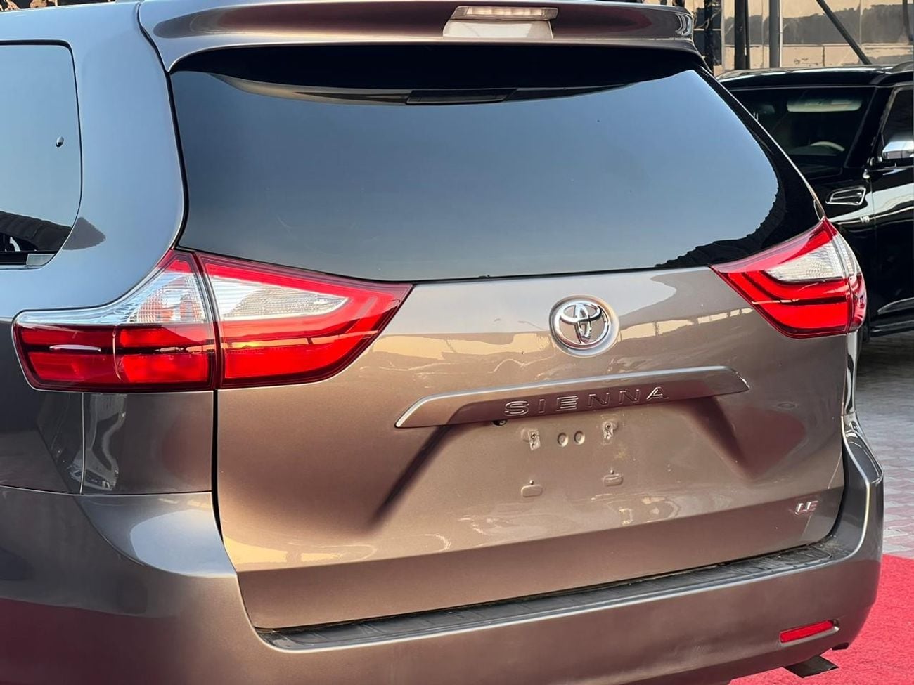 Used Toyota Sienna 2015 for sale in Dubai - 743429