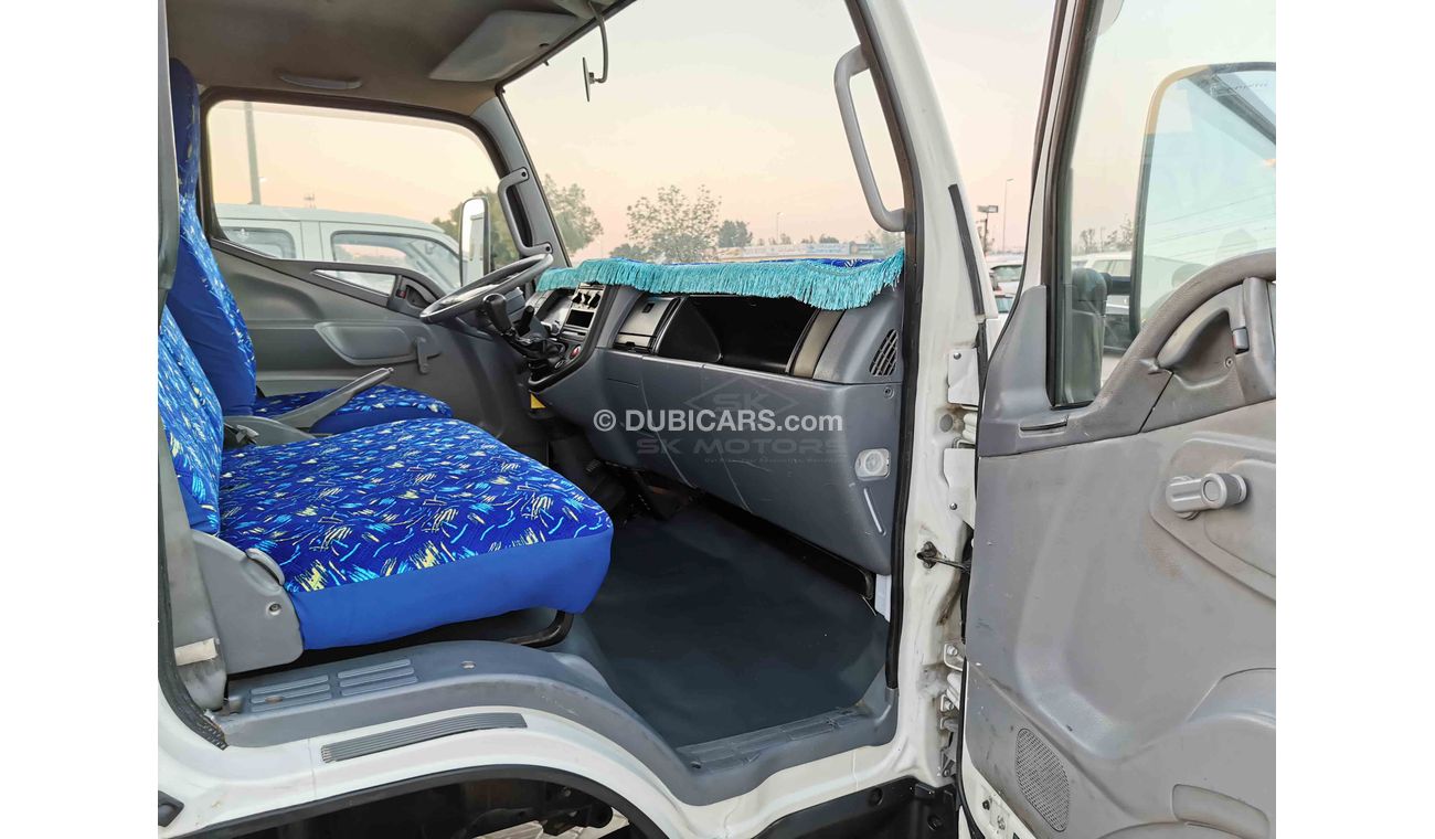 Used Mitsubishi Fuso Canter 4.0L DIESEL, 16" TYRES, MANUAL GEAR BOX ...