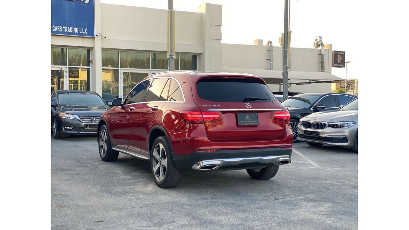 Used Mercedes-Benz GLC 300 4MATIC 2019 for sale in Dubai - 745246