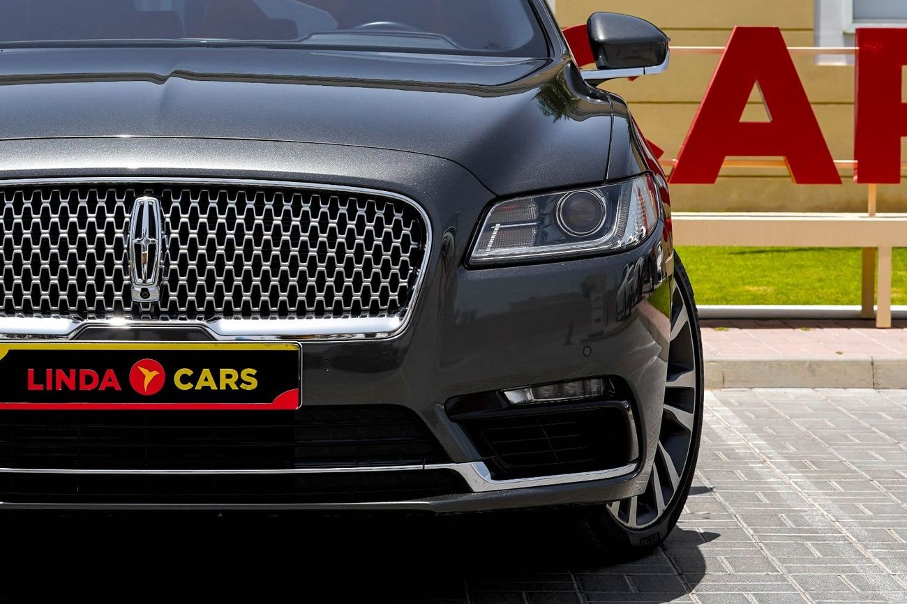 Used Lincoln Continental Premier 2018 for sale in Dubai - 738567