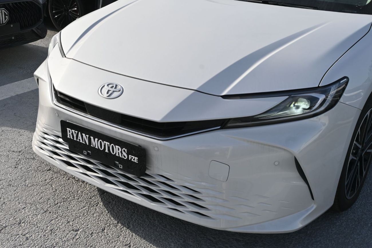 New Toyota Camry 2.5L Hybrid Chinese, Model 2024, Color White 2024 for ...