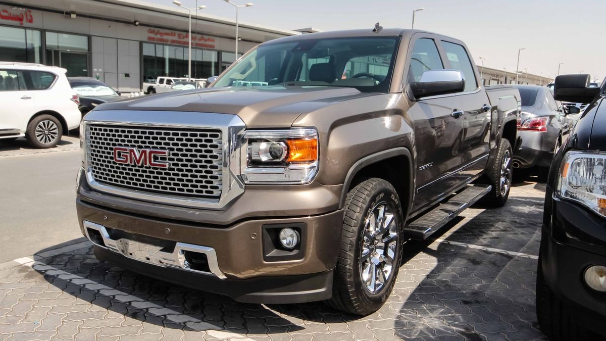 GMC Sierra Denali for sale: AED 120,000. Brown, 2015