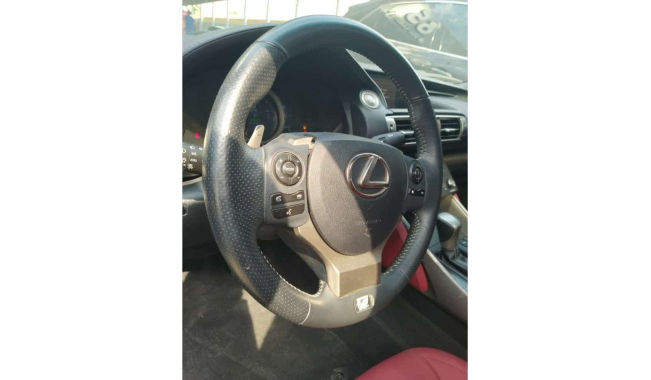 Used Lexus IS250 2015 for sale in Dubai - 563306