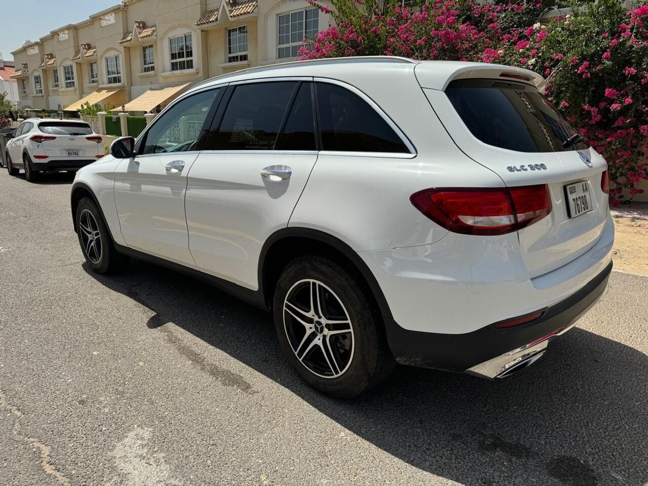 Used Mercedes-Benz GLC 300 GLC 300 4MATIC 2018 for sale in Dubai - 736267