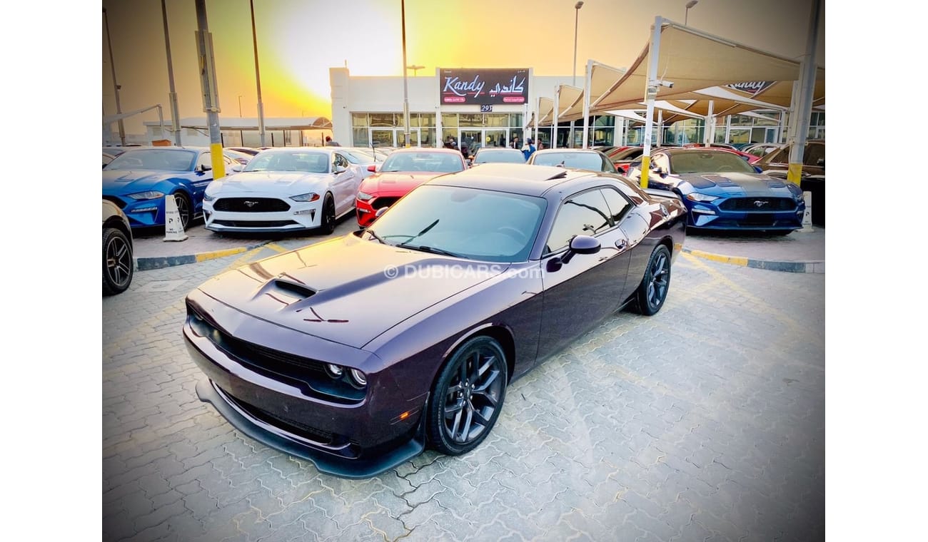 Used Dodge Challenger SXT Plus 2020 for sale in Dubai - 629777