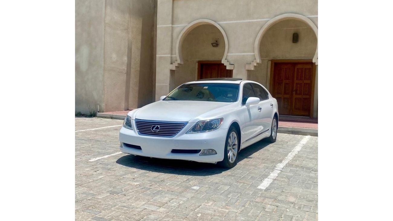 Used Lexus LS460 Good condition car 2009 for sale in Dubai - 745675