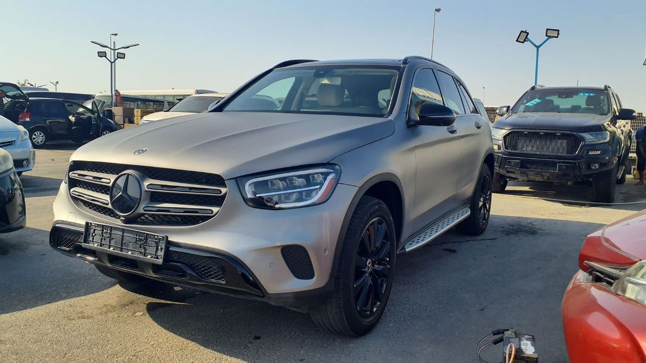 Used Mercedes-Benz GLC 300 4MATIC 2020 for sale in Dubai - 763558